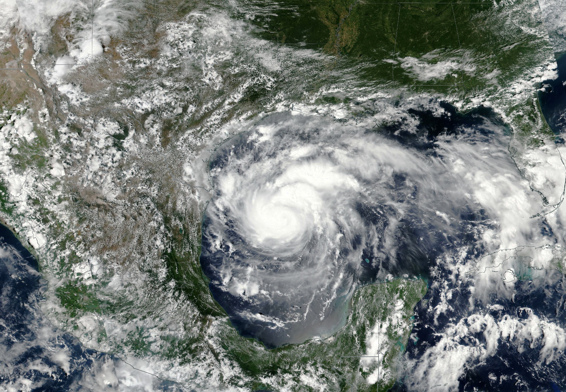 L’ouragan Harvey, le plus puissant depuis 12 ans, touche le sud du Texas - Un autre regard sur ...
